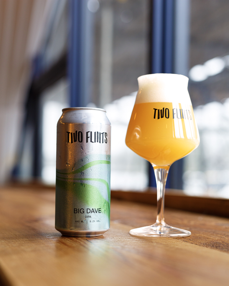 Contact – Two flints